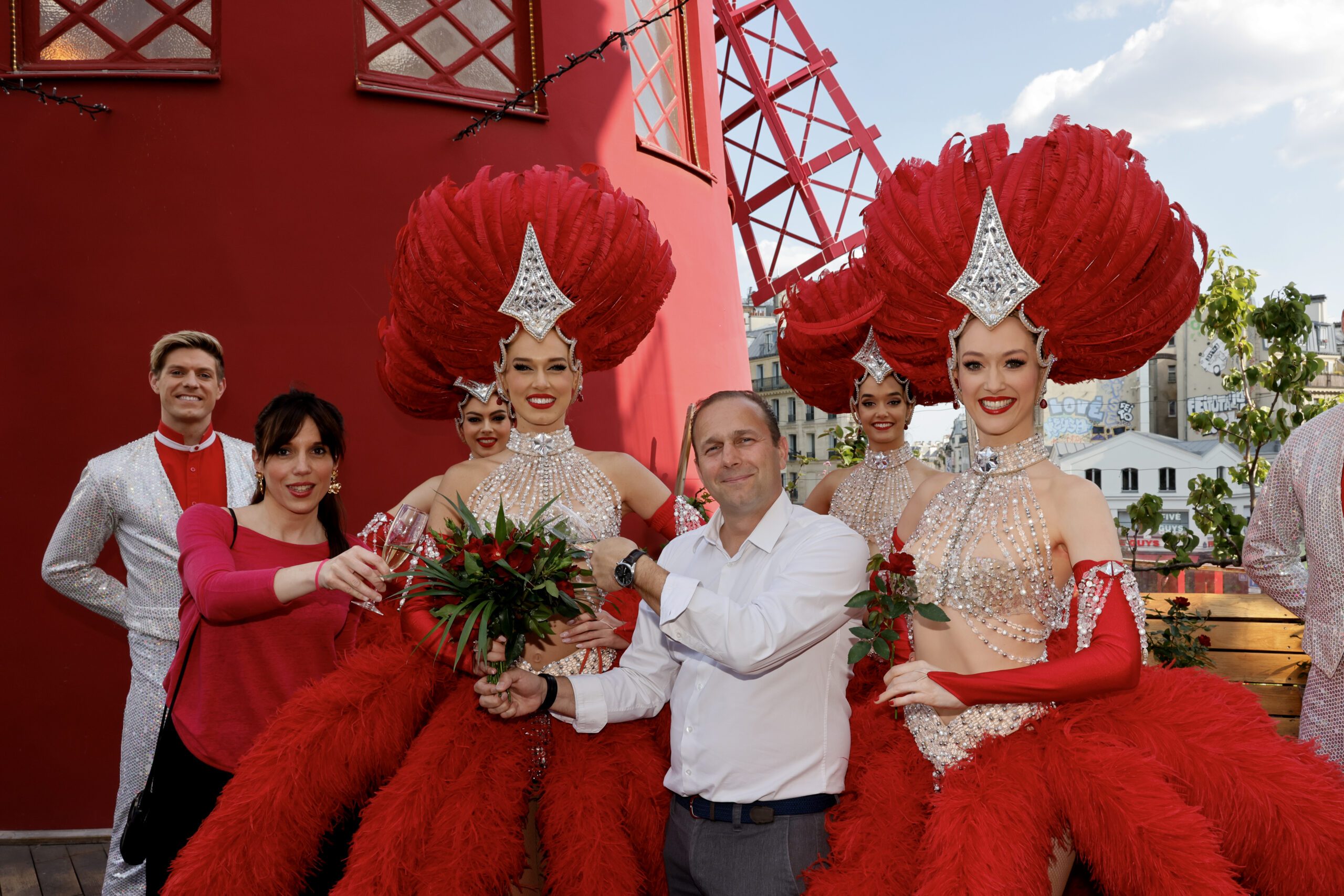Une rose d’exception en l’honneur du Moulin Rouge ! • MEILLAND ...